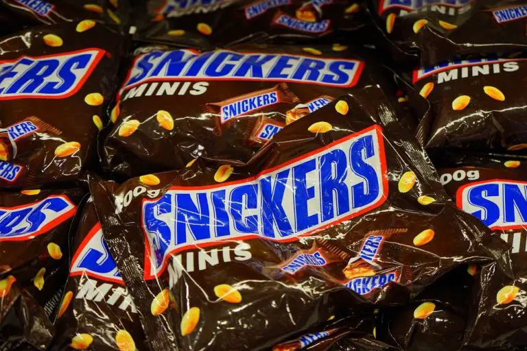 SNICKER: Synonyms and Related Words. What is Another Word for SNICKER ...